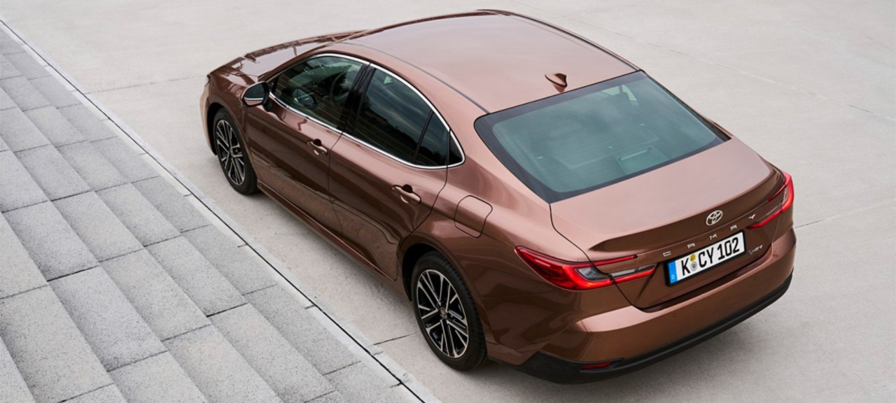 Nowa limuzyna Toyota Camry | Hybryda 5. generacji